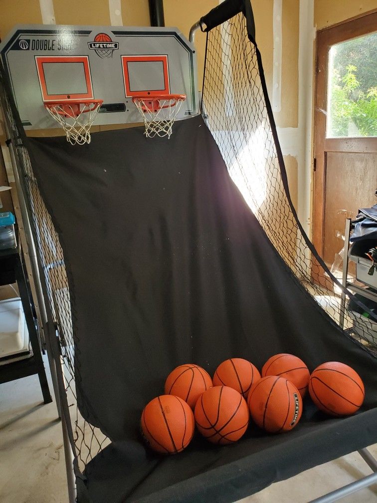Lifetime Double Shot Basketball Hoop for Sale in Snohomish, WA - OfferUp