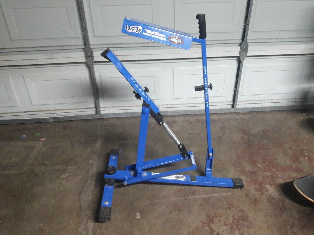 Louisville Slugger pitching machine for Sale in Oxnard, CA - OfferUp