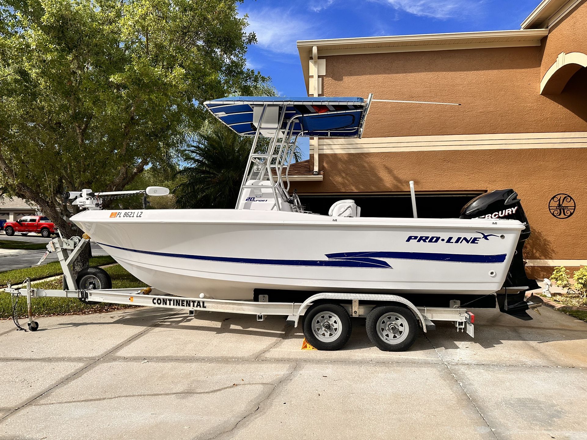 Proline Sport Center Console for Sale in Odessa, FL - OfferUp