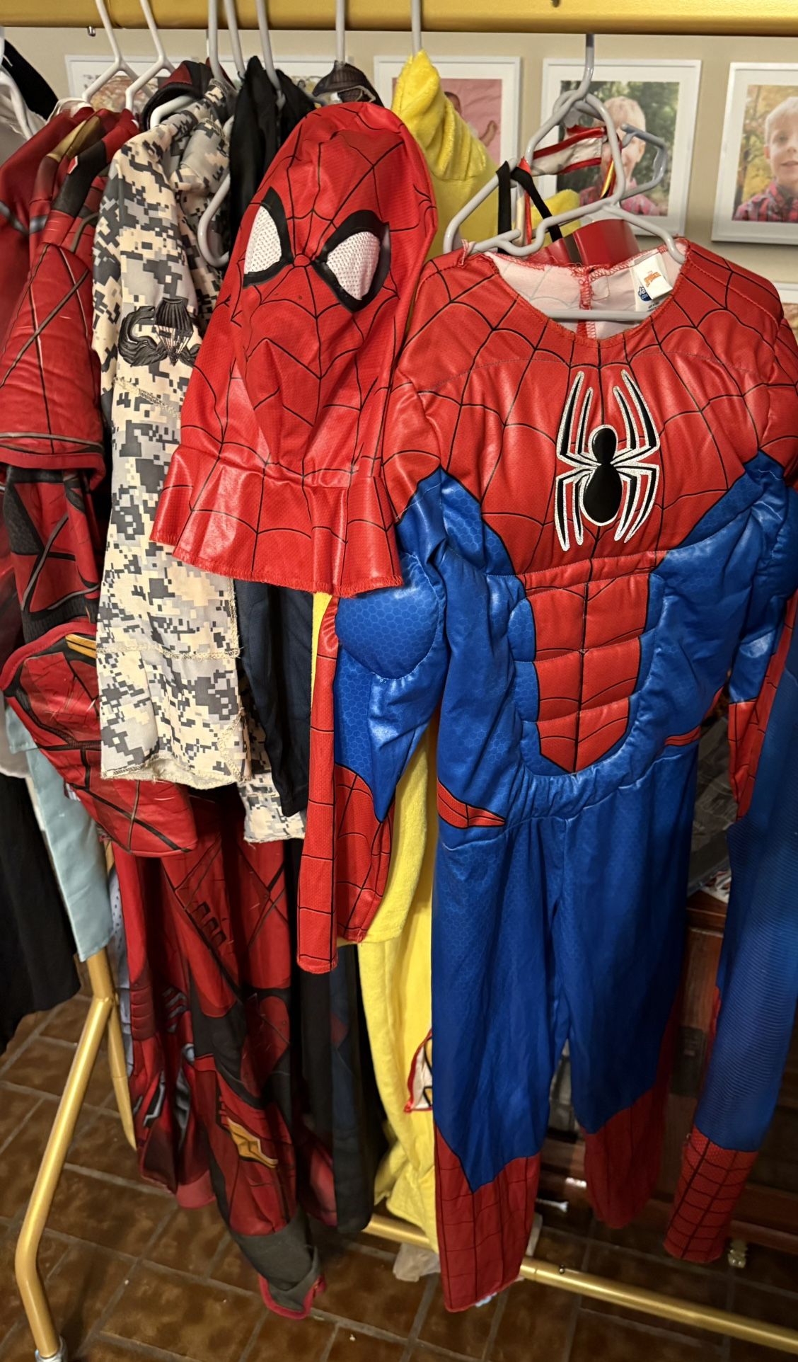 20 Boys Dress Up/ Halloween Costumes Sizes Small and Medium for Sale in ...