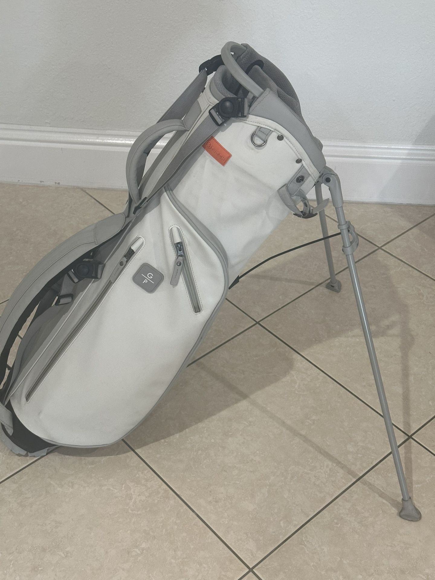 Stitch SL2 Fadeaway Golf Bag for Sale in Hialeah, FL - OfferUp