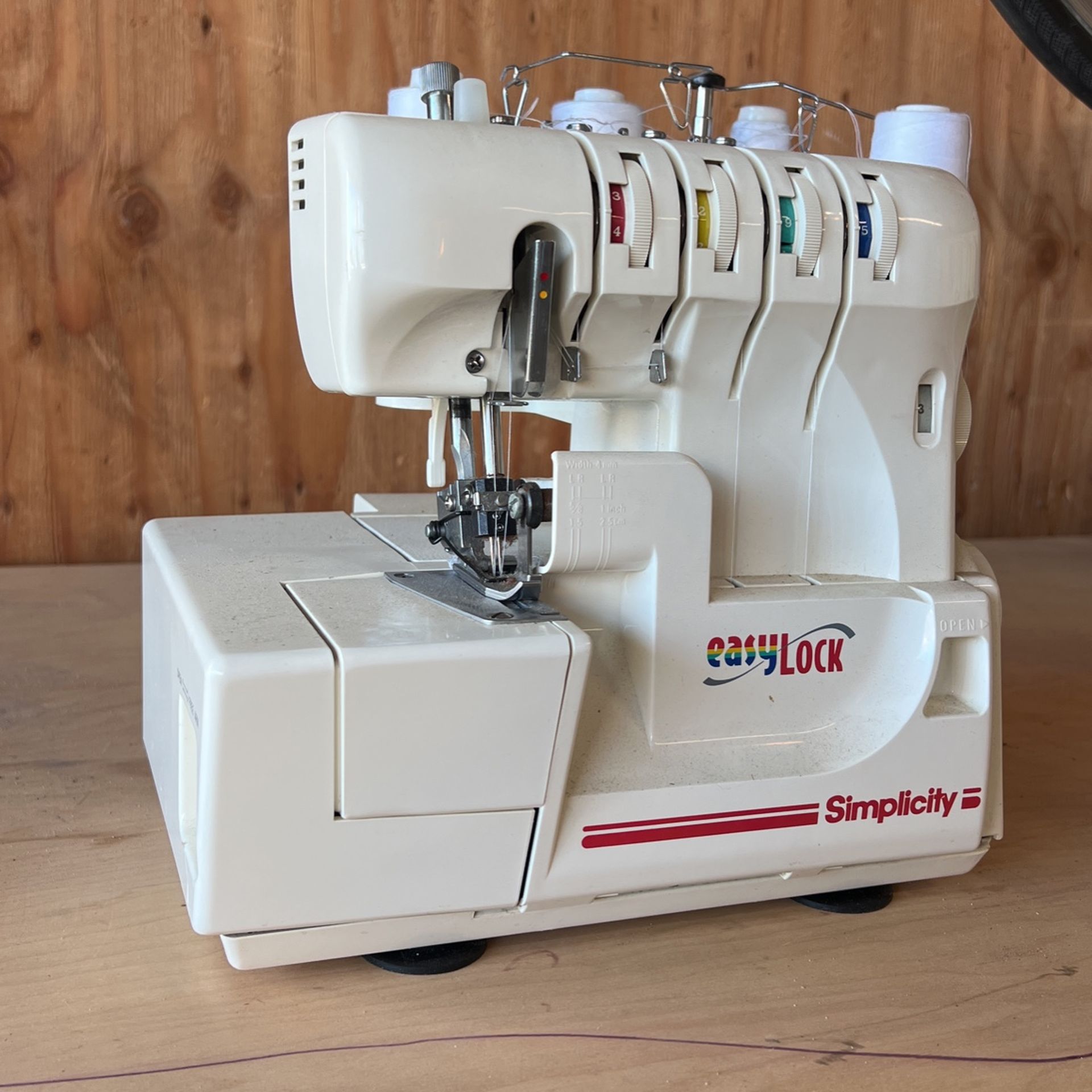 SIMPLICITY SEWING MACHINE SL370 for Sale in Costa Mesa, CA - OfferUp