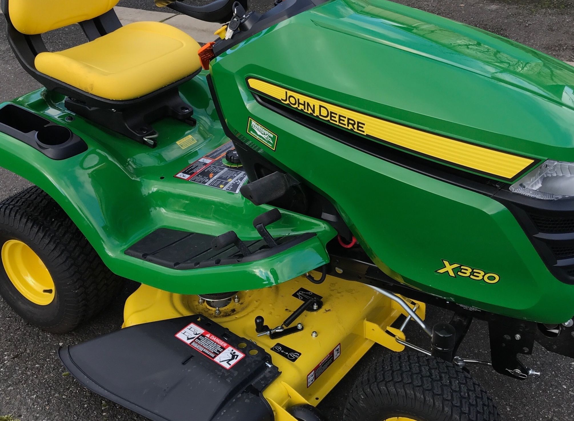 John Deere Select Series X330 Riding Mower for Sale in Tacoma, WA - OfferUp