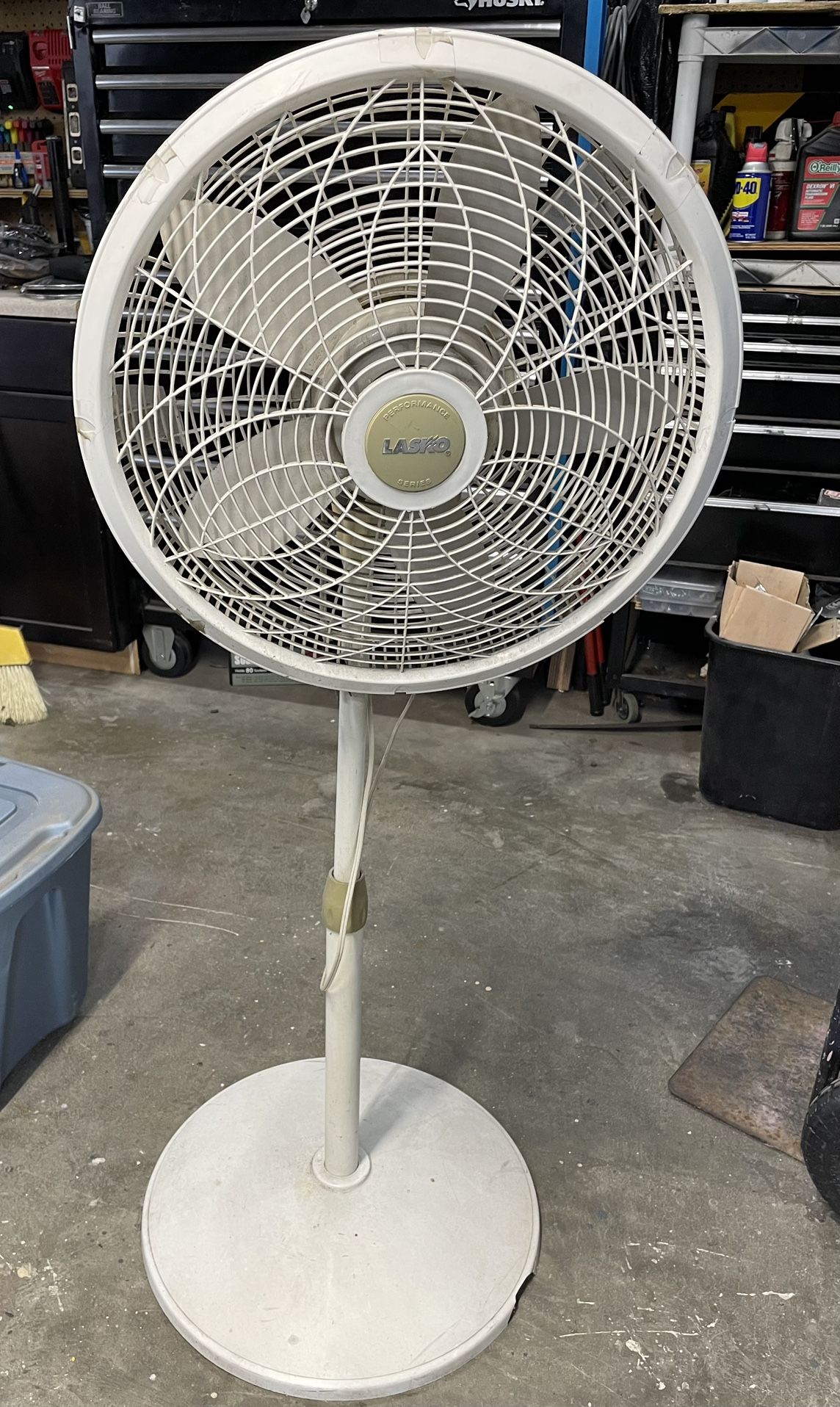 Lasko 3 Speed tall Fan for Sale in Riverside, CA - OfferUp