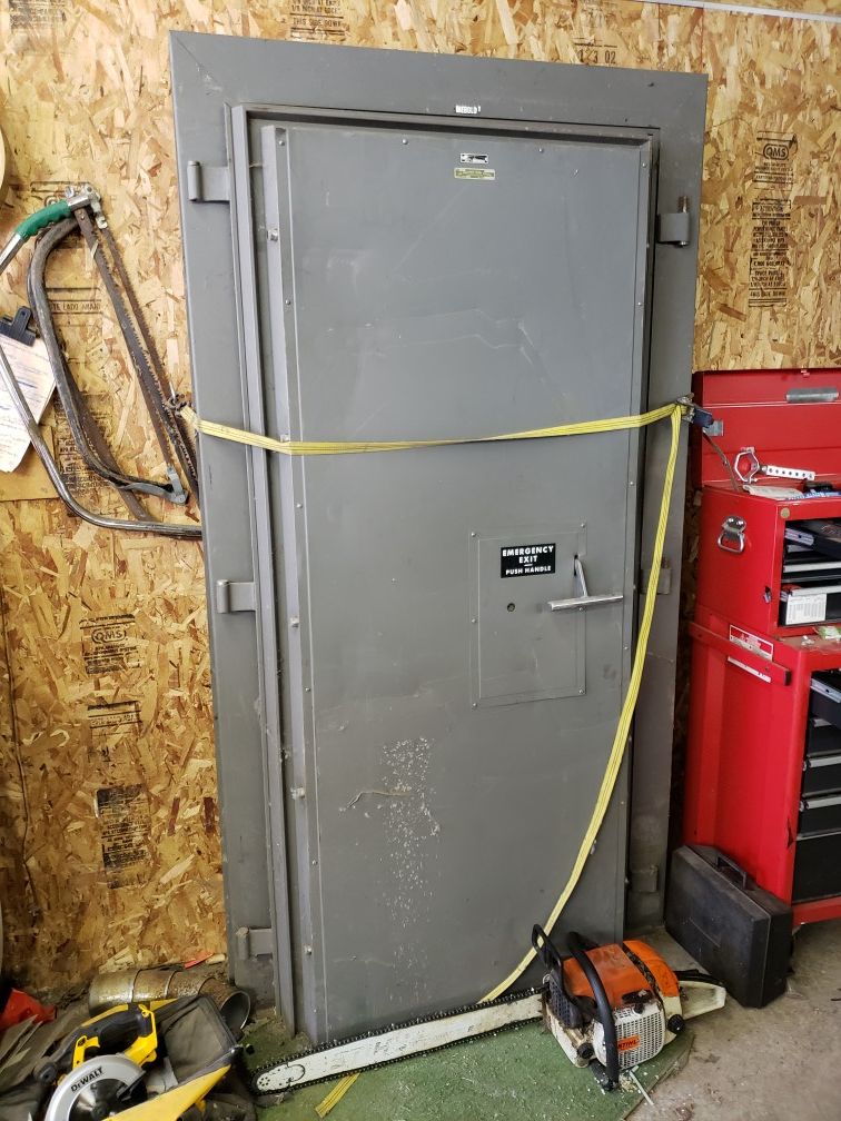 Safe vault - Diebold walk-in Vault door with bezel - easy to install ...