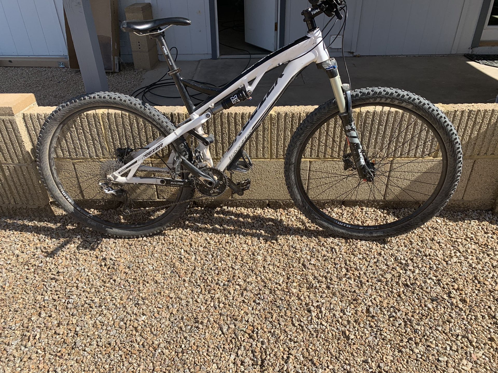 Mountain bike dual suspension— 2017 Breezer Supercell Expert Large ...