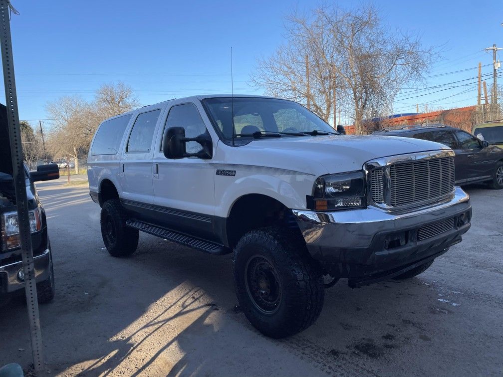 FORD EXCURSIÓN 2001 V8 5.4 LOW MILES!!! for Sale in San Antonio, TX ...