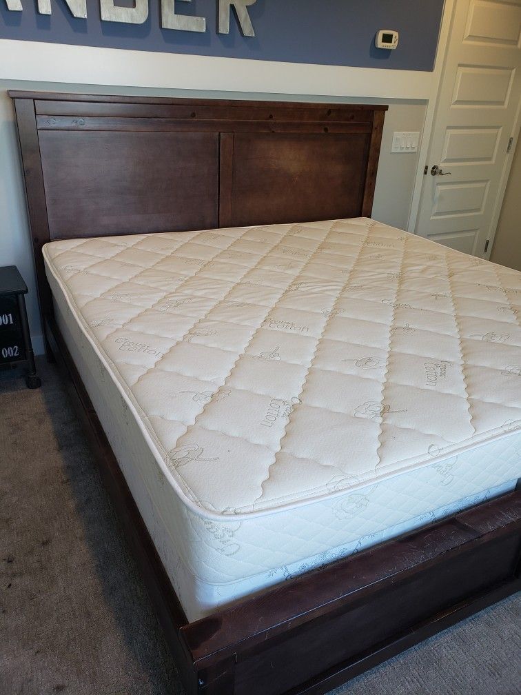 King Size Bed Set for Sale in Mesa, AZ - OfferUp