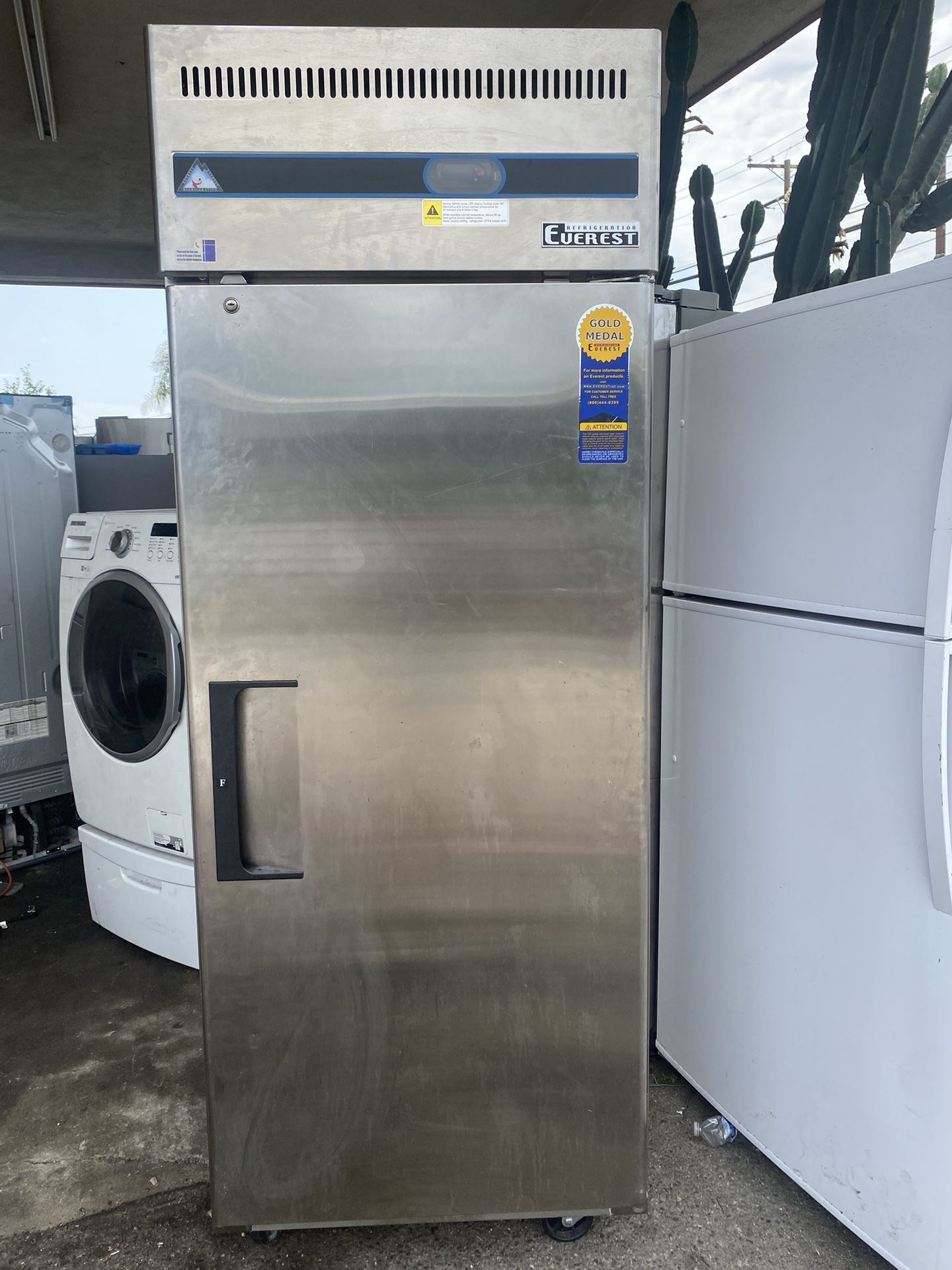 Everest Freezer for Sale in San Bernardino, CA - OfferUp