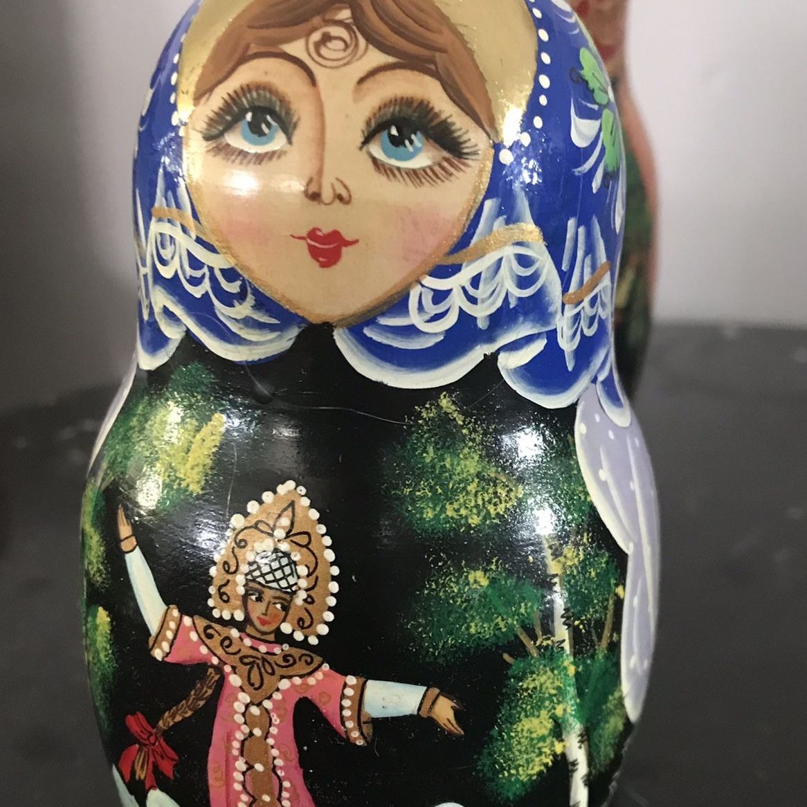 Russian Nesting Dolls Open