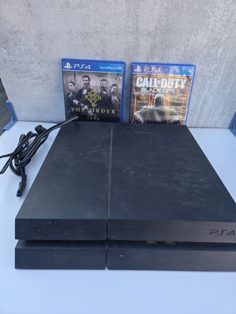 PS4 Two Games & Controller for Sale in Fresno, CA - OfferUp