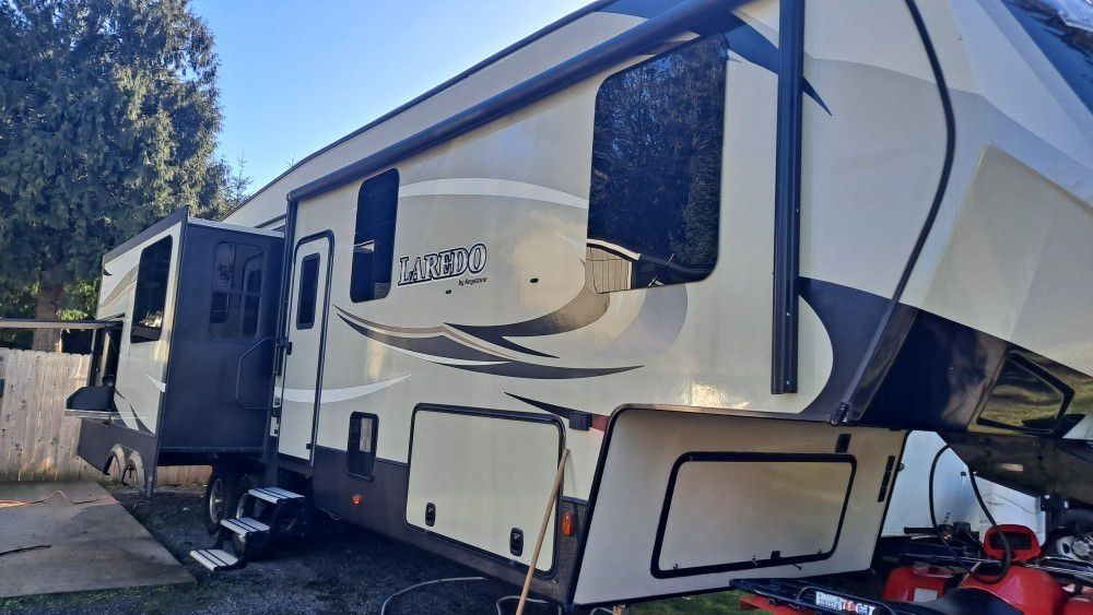 2017 Keystone Laredo 325RL for Sale in Puyallup, WA - OfferUp