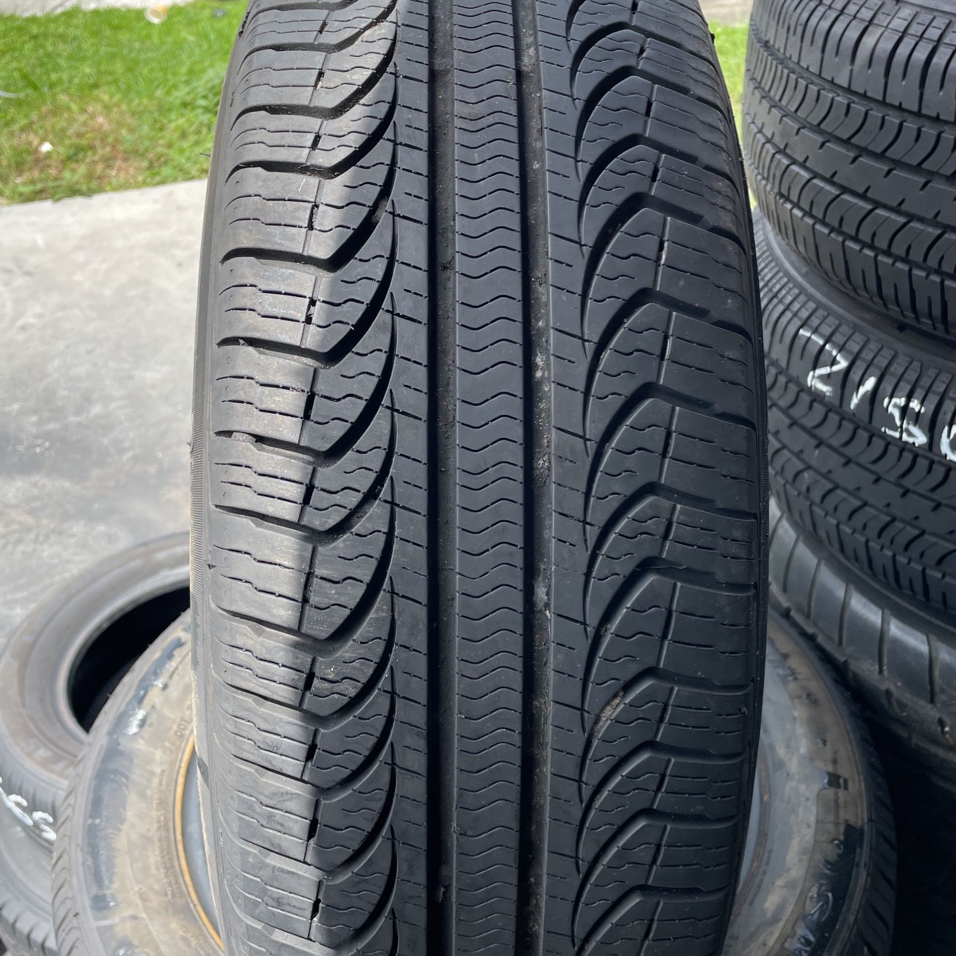 Tires 225/60/16 Pirelli for Sale in Miami, FL - OfferUp
