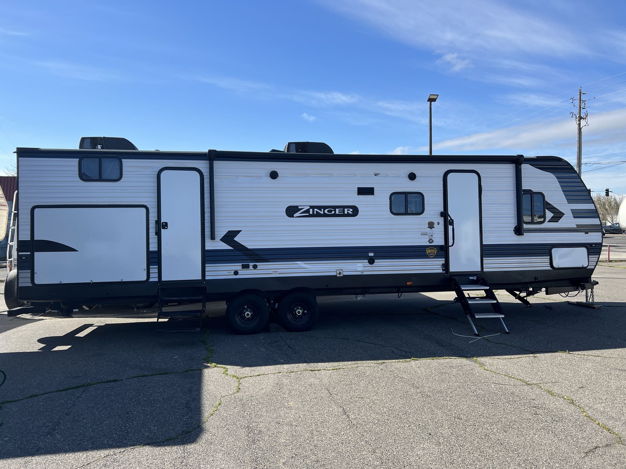 Zinger Rv Trailer for Sale in Modesto, CA - OfferUp