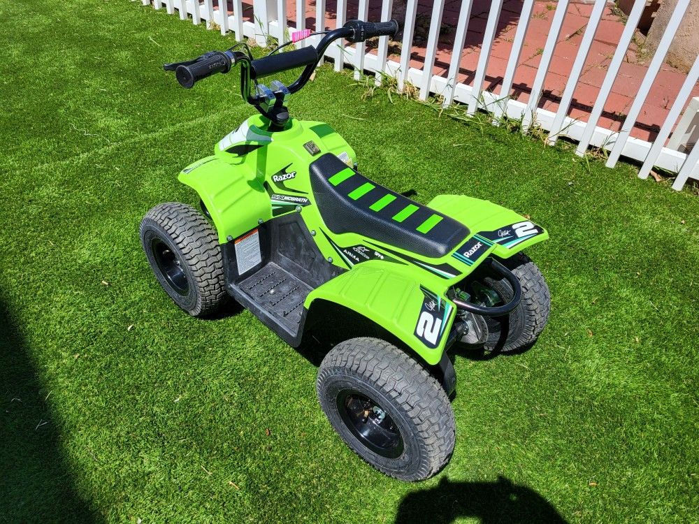 Razor 24 Volt Quad Almost New for Sale in Chula Vista, CA - OfferUp