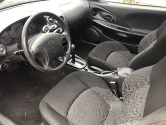 2001 Hyundai Tiburon Interior