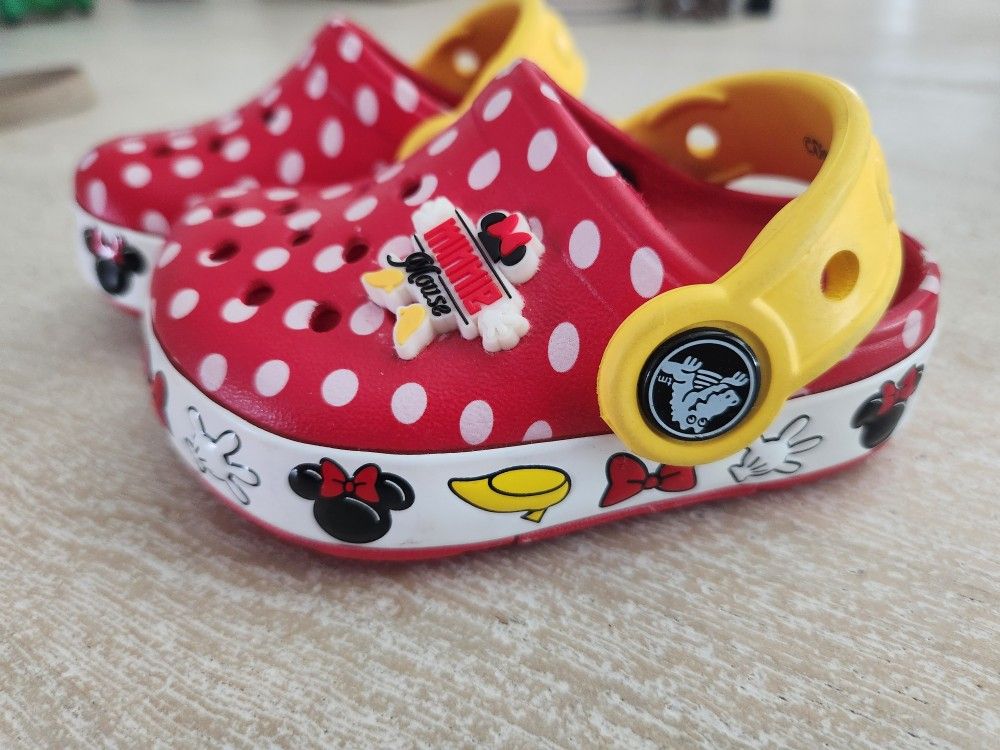 Minnie Crocs Size C4 Light Up for Sale in San Antonio, TX - OfferUp