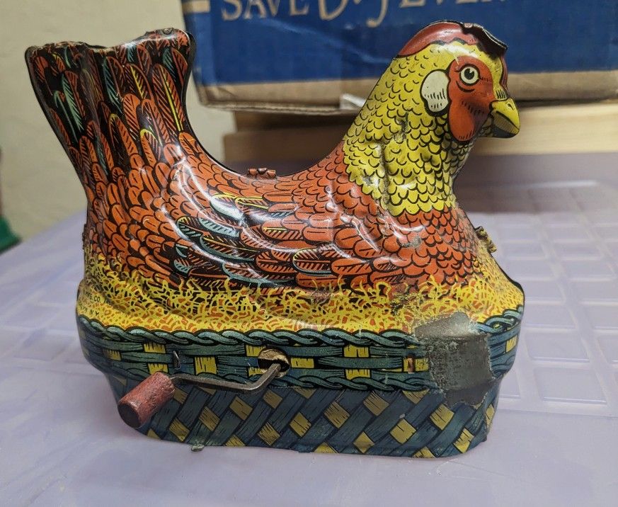 Vintage Nesting Egg Laying Hen/Chicken Tin Wind Up by Baldwin Mfg ...
