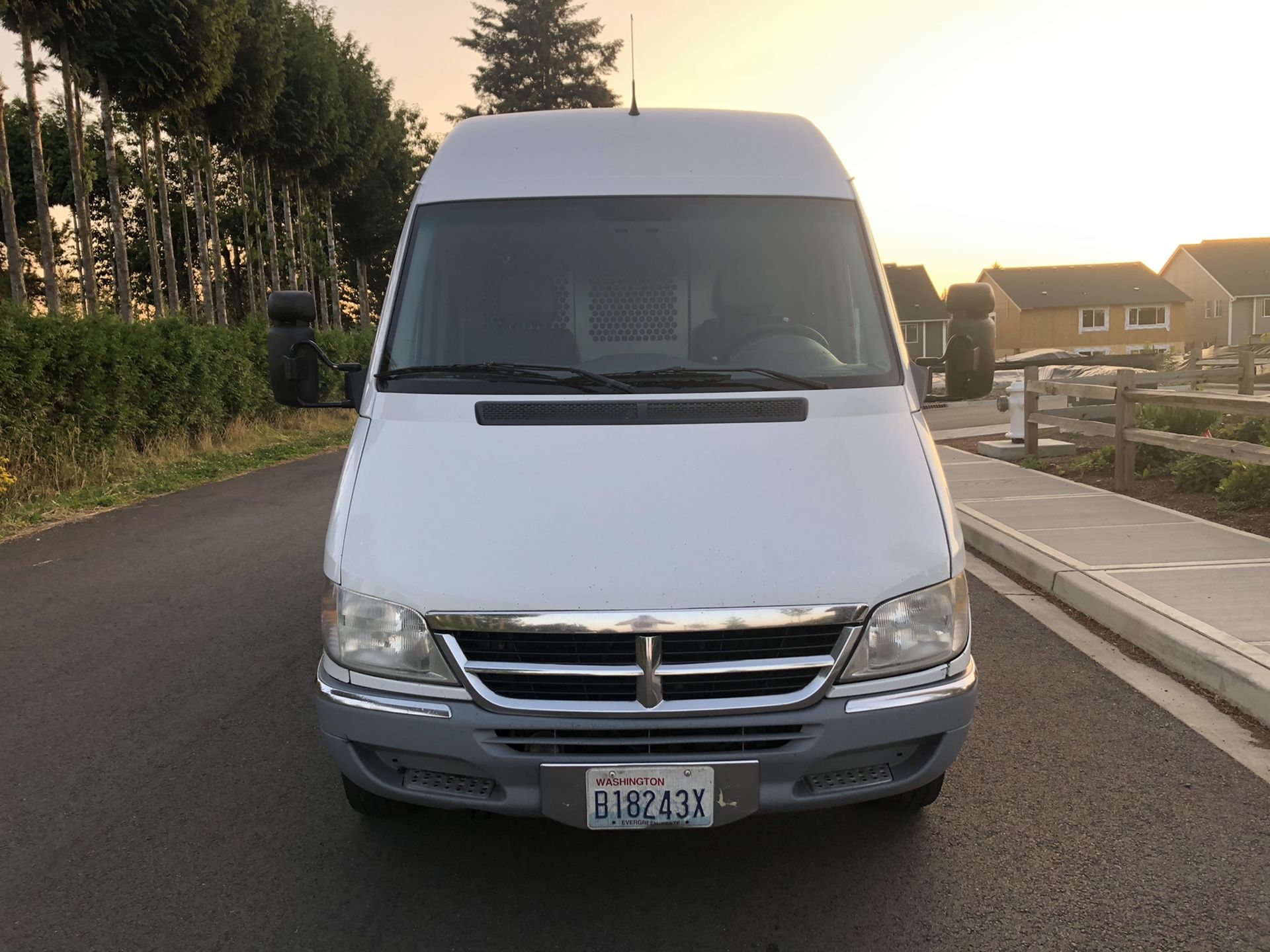2005 Freightliner Sprinter 3500 Dually for Sale in Kent, WA - OfferUp