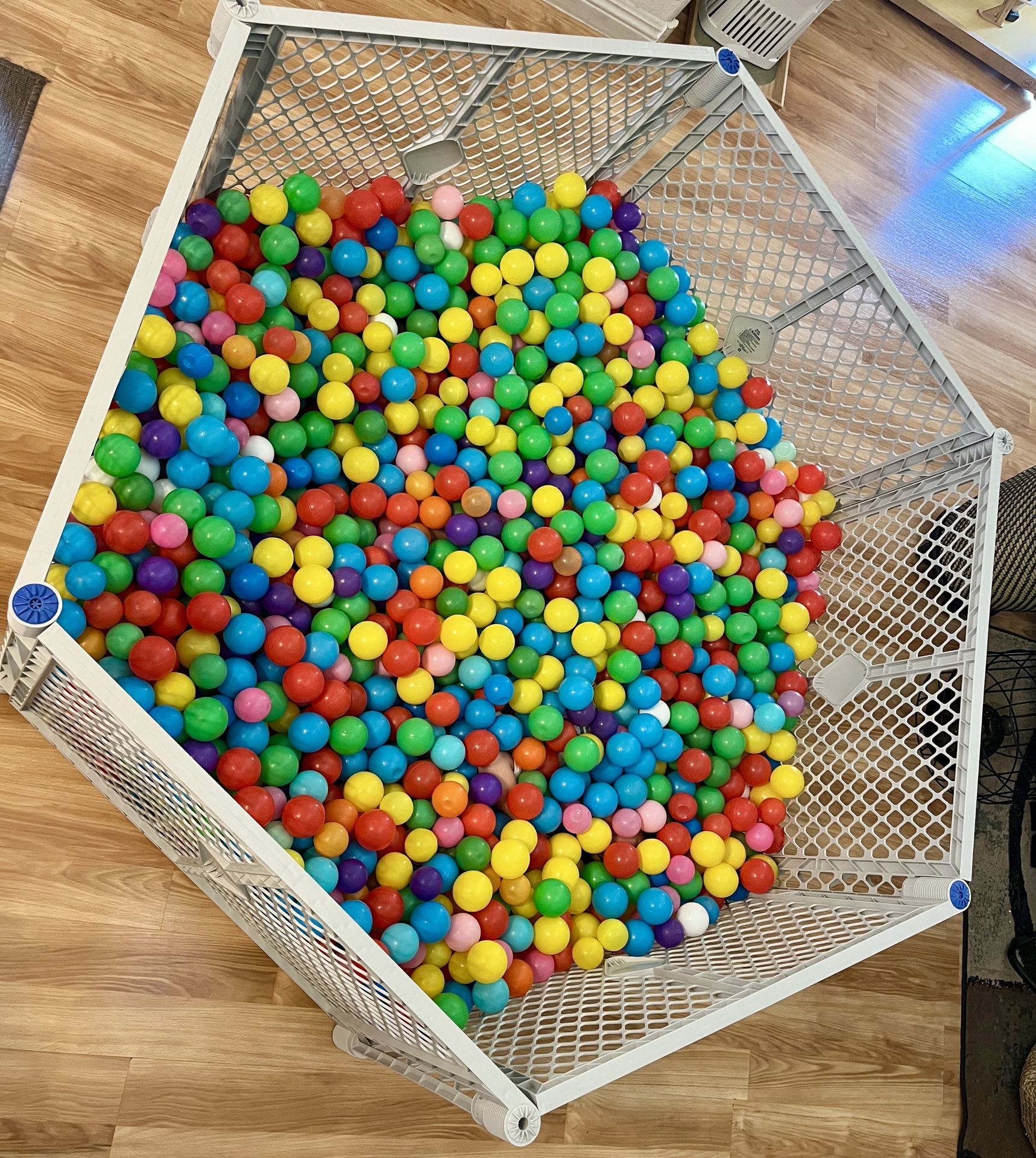 Playpen / Play Area / Ball Pit / Ball pit balls for Sale in North Las ...