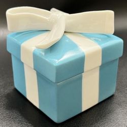 Tiffany Box Open