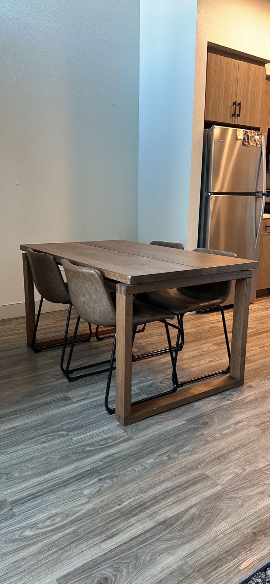 Light Brown Modern Dining Set for Sale in San Diego, CA - OfferUp
