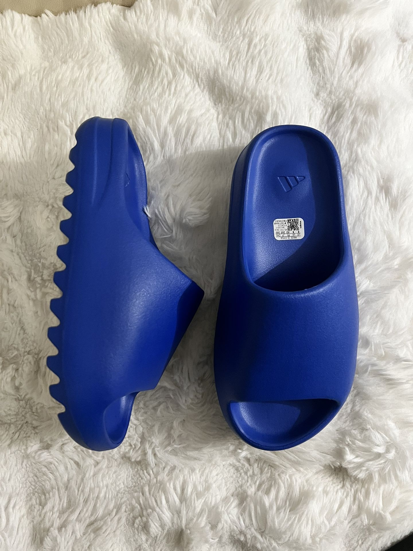 Yeezy Slide Blue for Sale in Westminster, CA - OfferUp