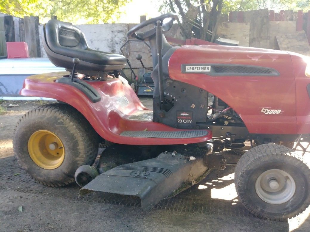 Red Craftsman riding lawn mower for Sale in Richmond, VA - OfferUp