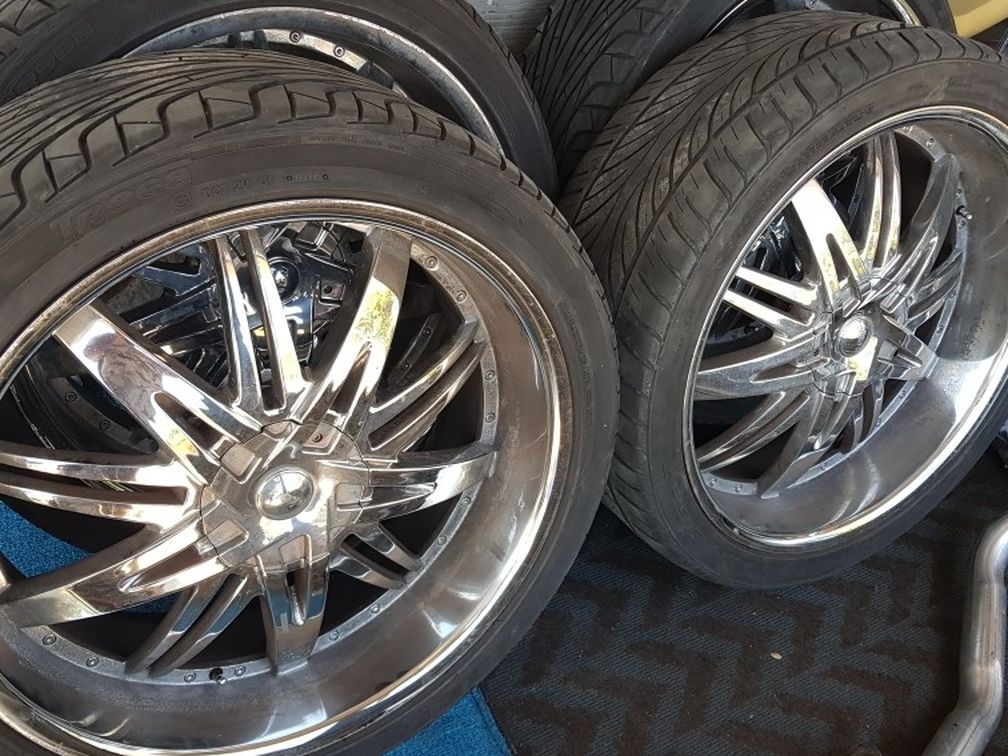 Hoyo 24" Wheels & Tires 295/35 R24 for Sale in San Diego, CA - OfferUp