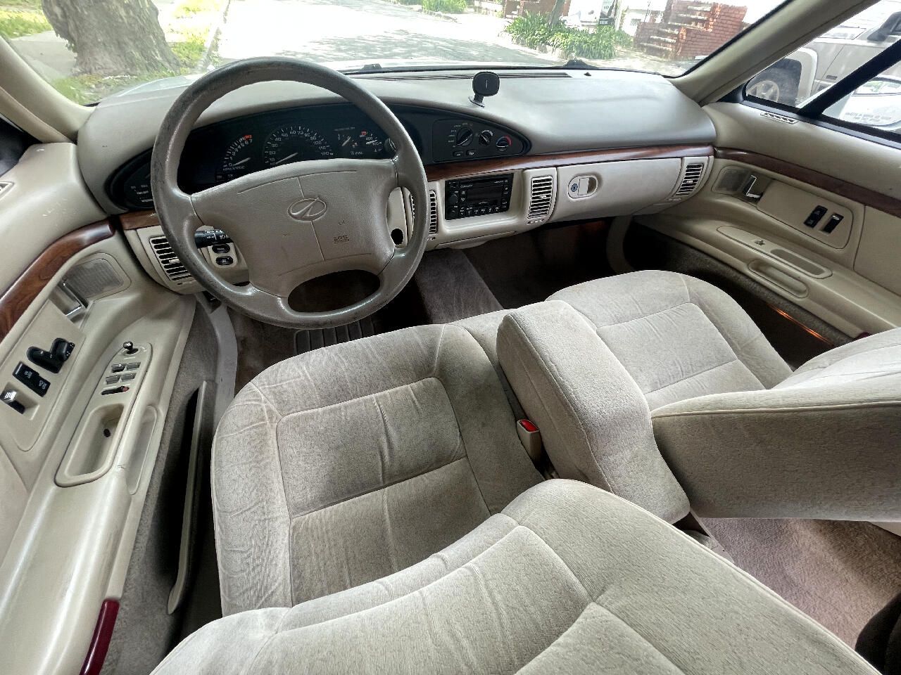 1998 Oldsmobile 88 Interior