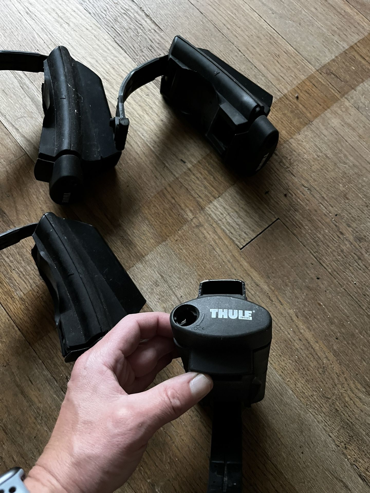 Thule Foot Pack (no Locks Or Cross Bar) for Sale in Seattle, WA - OfferUp