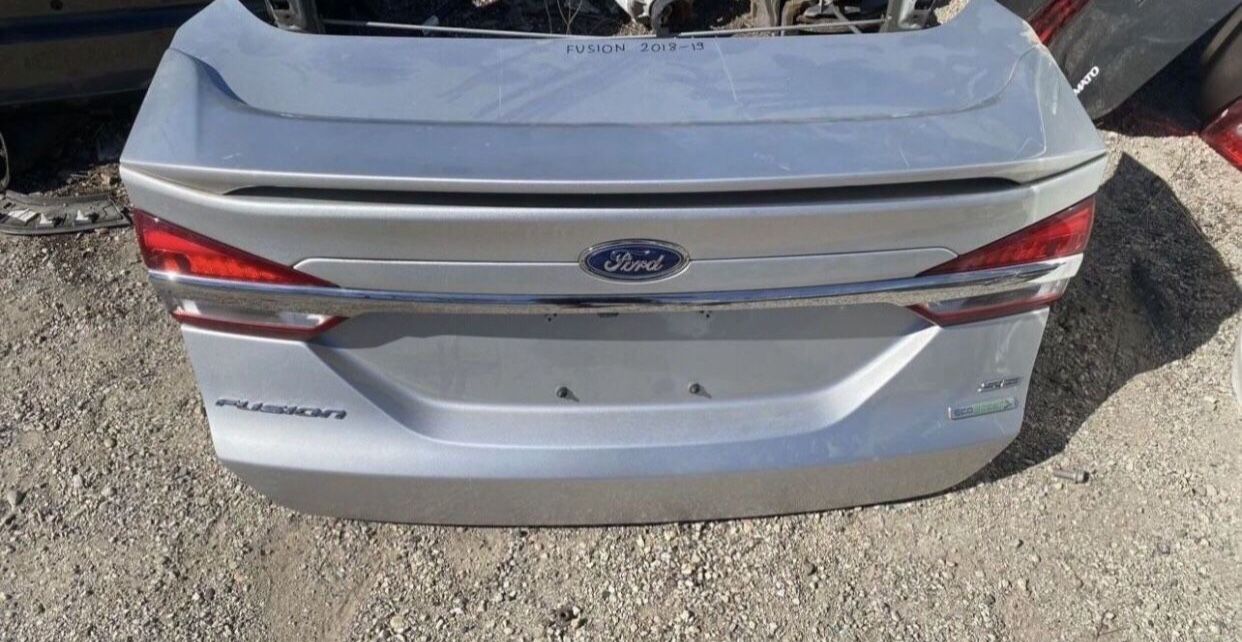 Ford Fusion ( Tailgate / Trunk Lid ) for Sale in Chicago, IL - OfferUp