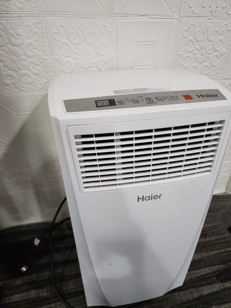 8,000 BTU Haier Portable Air conditioner for Sale in Brooklyn, NY - OfferUp