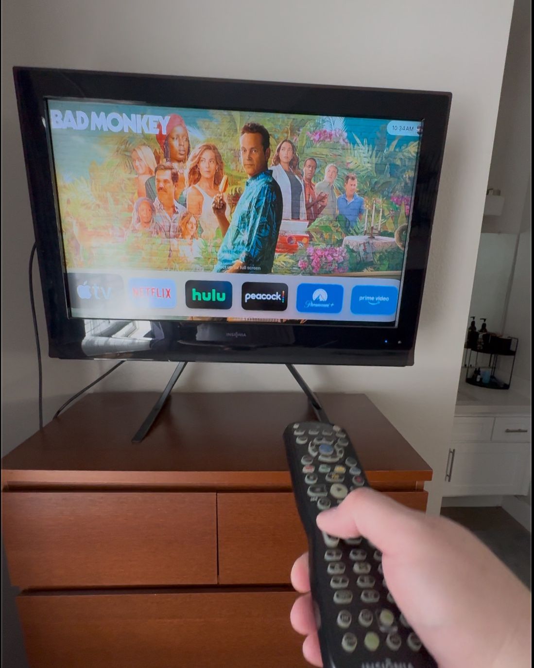 32 Inch Insignia LCD TV for Sale in Corona, CA - OfferUp