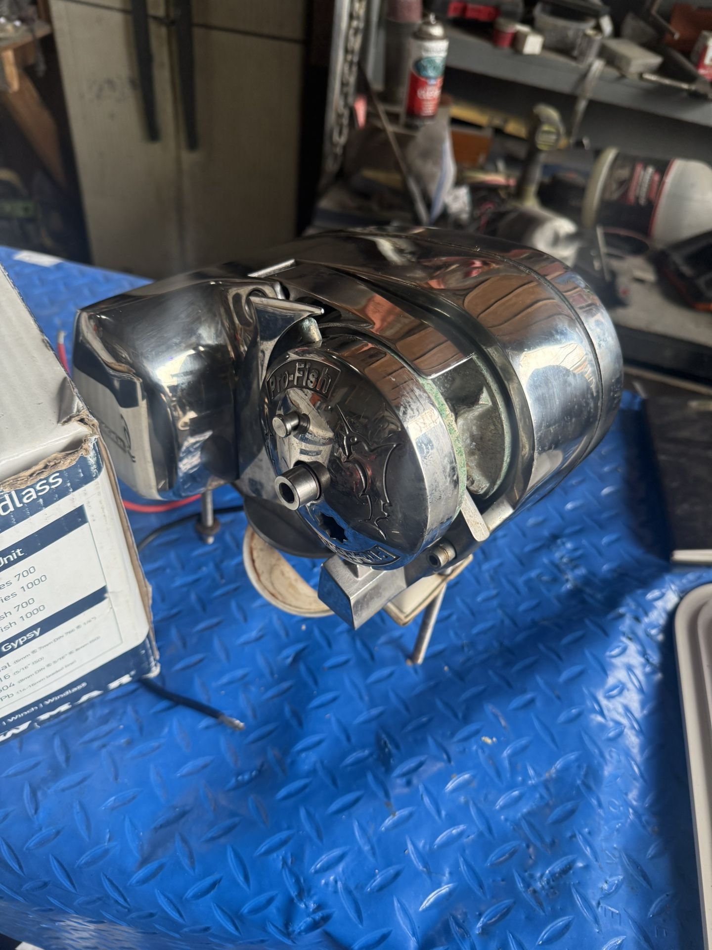 Lewmar Windlass Pro -fish 1000 for Sale in Miami, FL - OfferUp