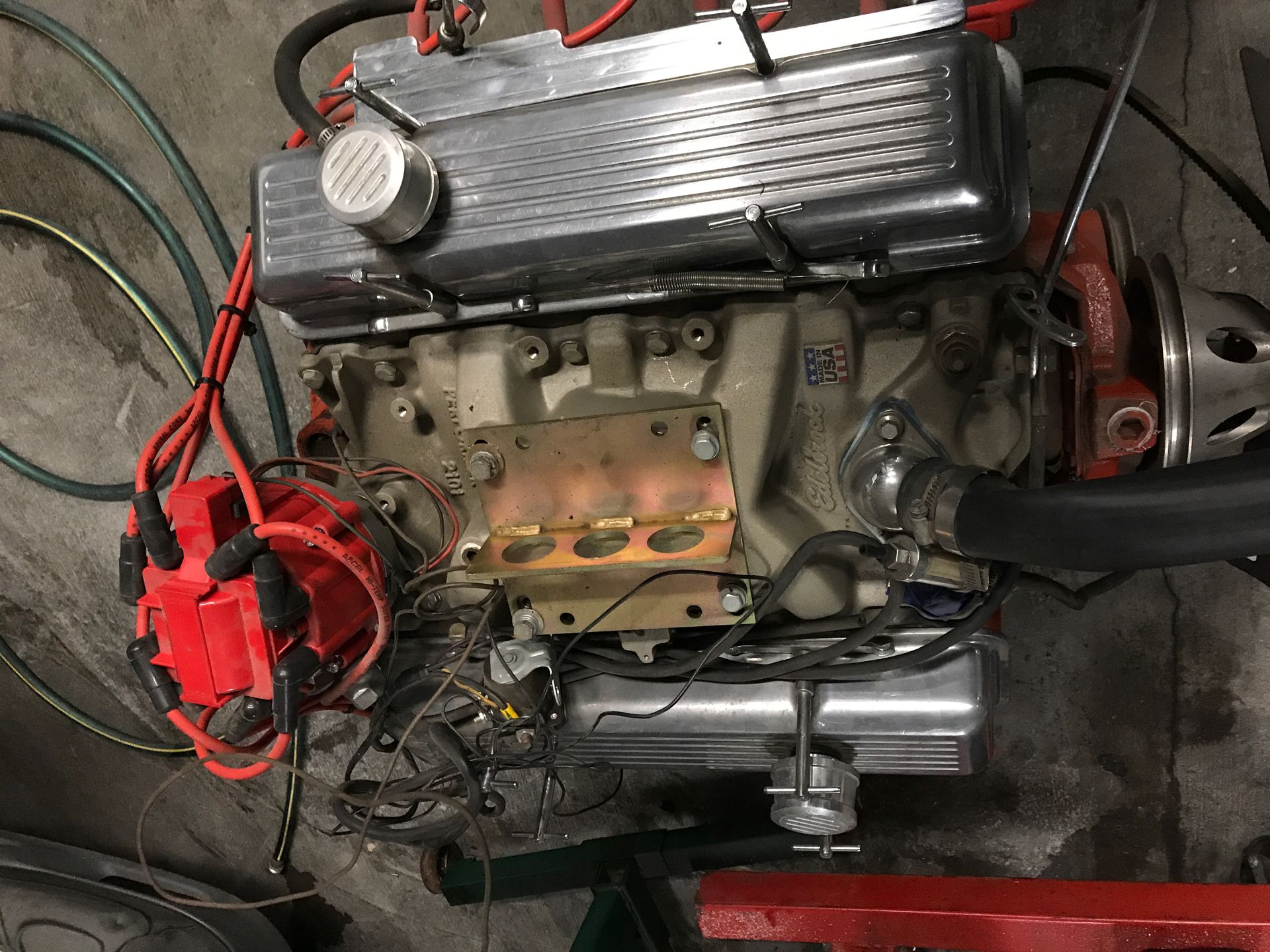 Chevy truck engine 327 small-block comes transmission 700r4 with Camel ...