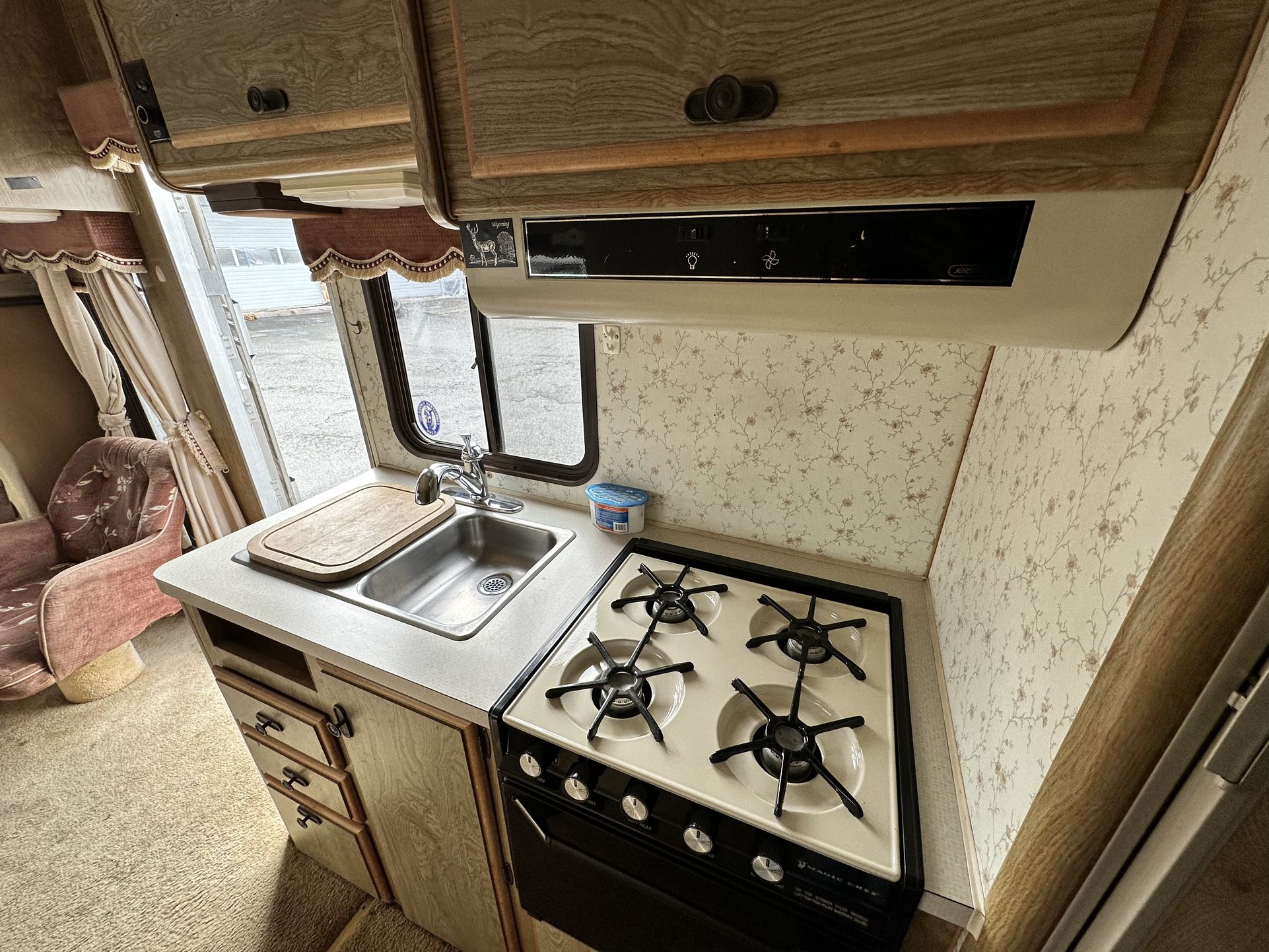 1989 26FT Tioga arrow class C motorhome for Sale in Lakewood, WA - OfferUp