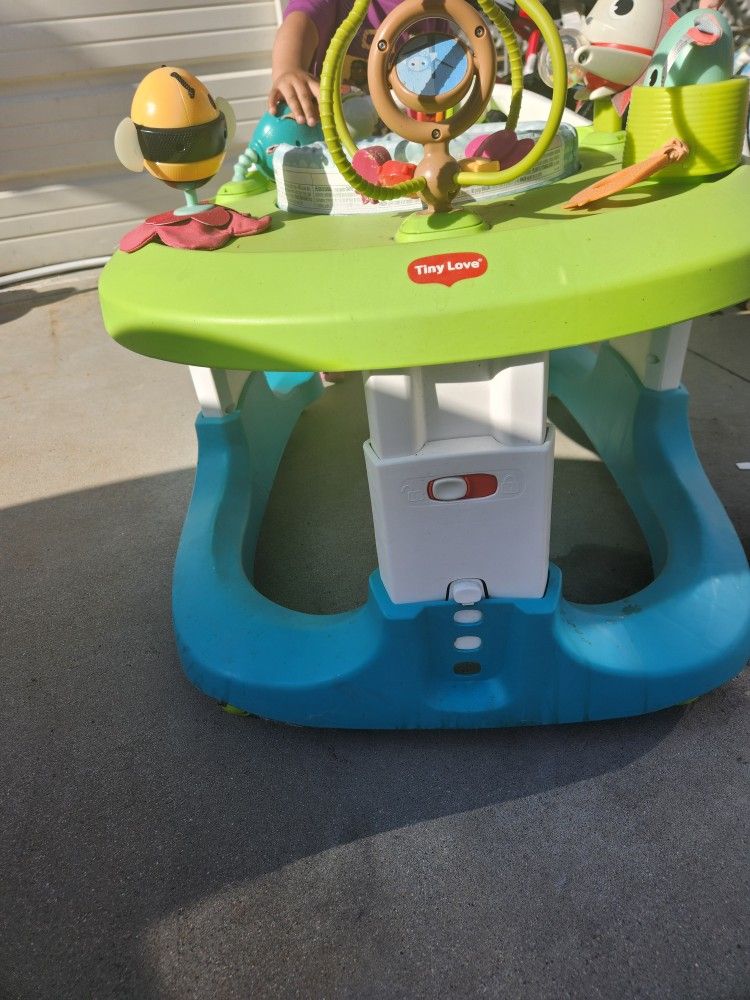 Tiny Love Walker And Jumper for Sale in Santa Ana, CA - OfferUp