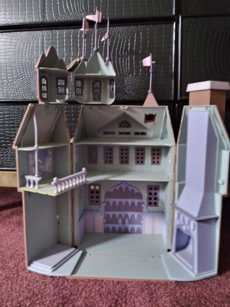 Rudolph The Red Nosed Reindeer Santas Castle
