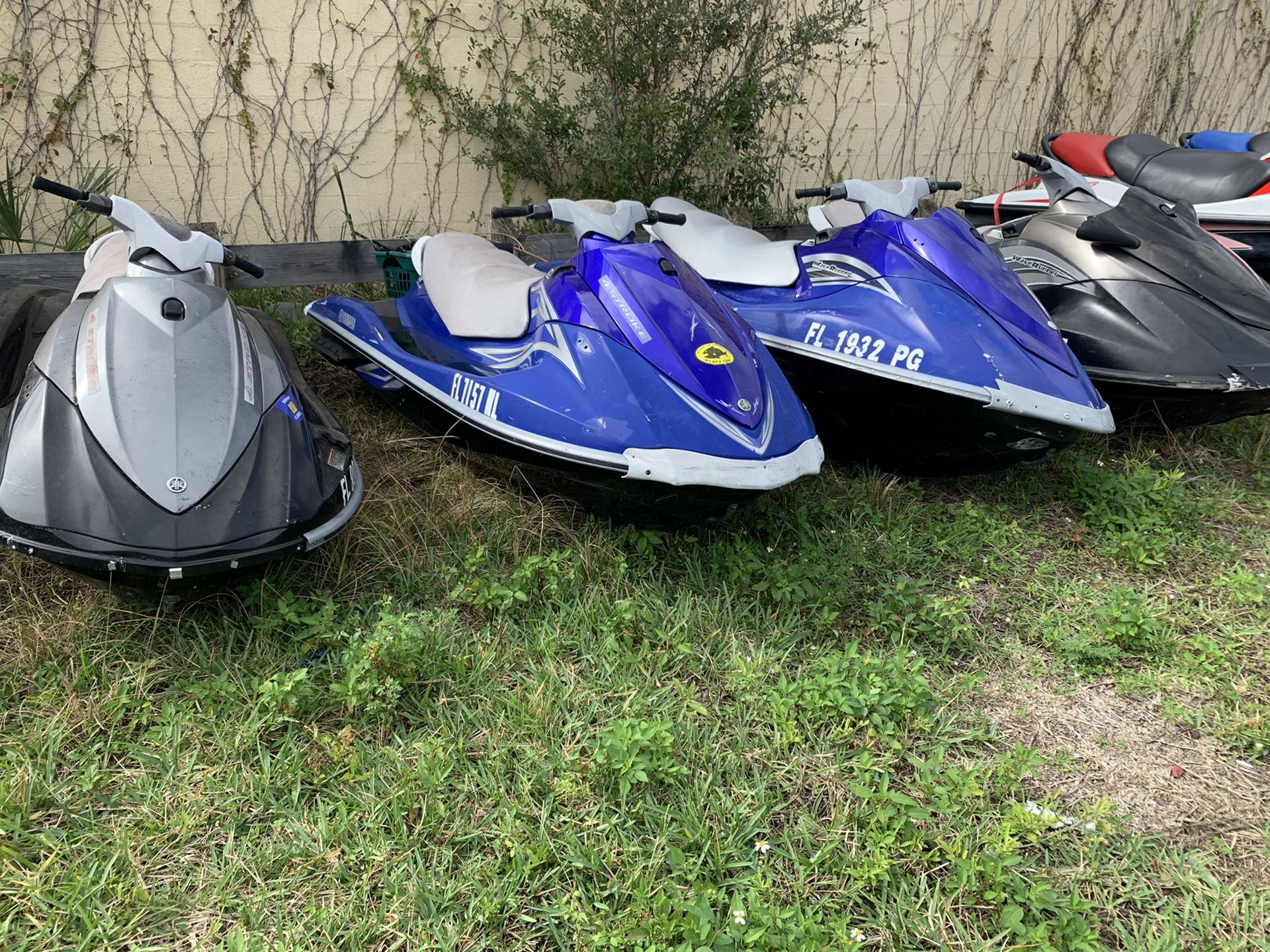 6 Yamaha VX110 Waverunners VX 110 deluxe cruiser jet skis for Sale in ...