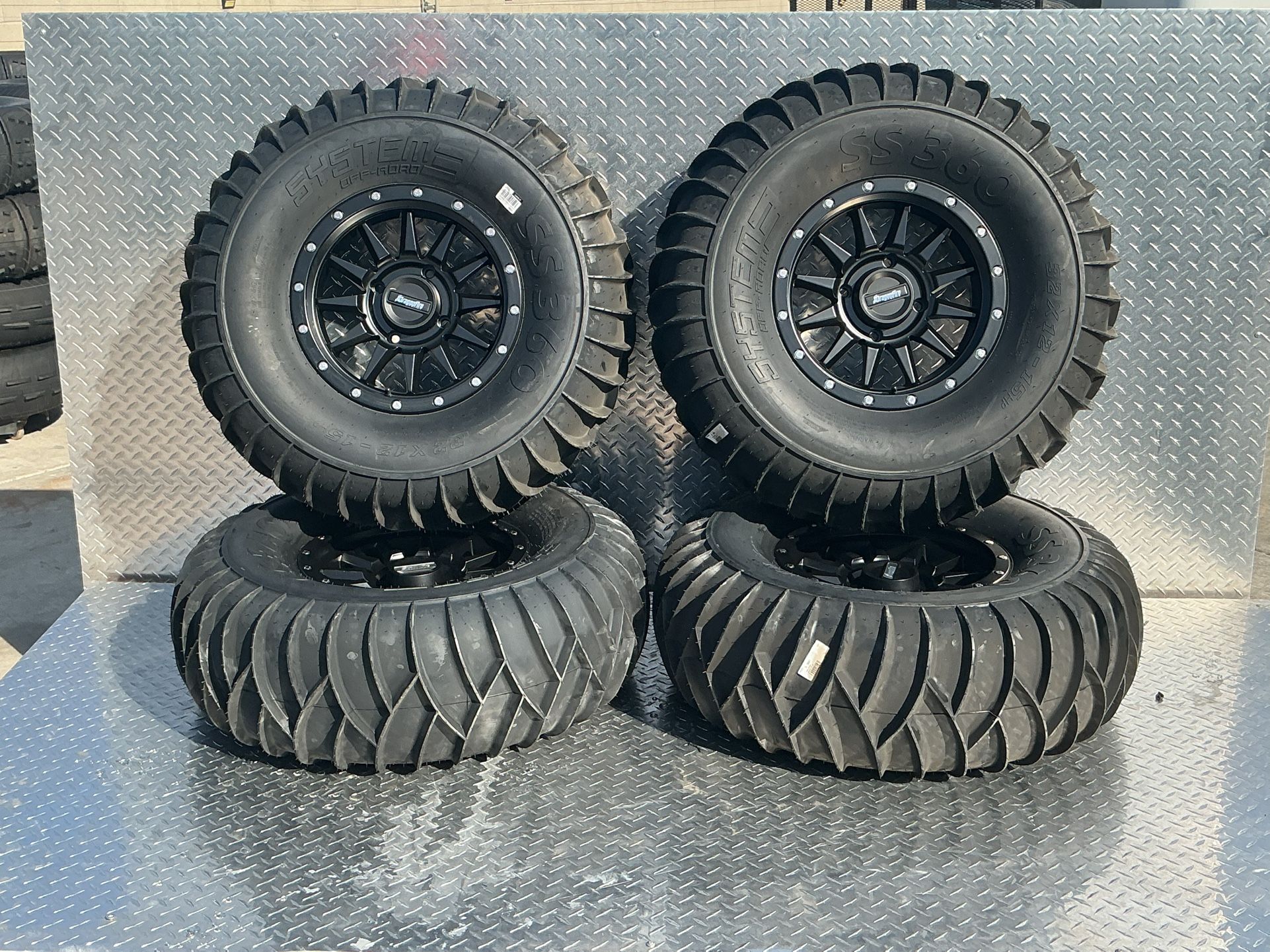 Canam Maverick sand tire sets 32x12-15 ss360 on dragon fire wheels 4 ...