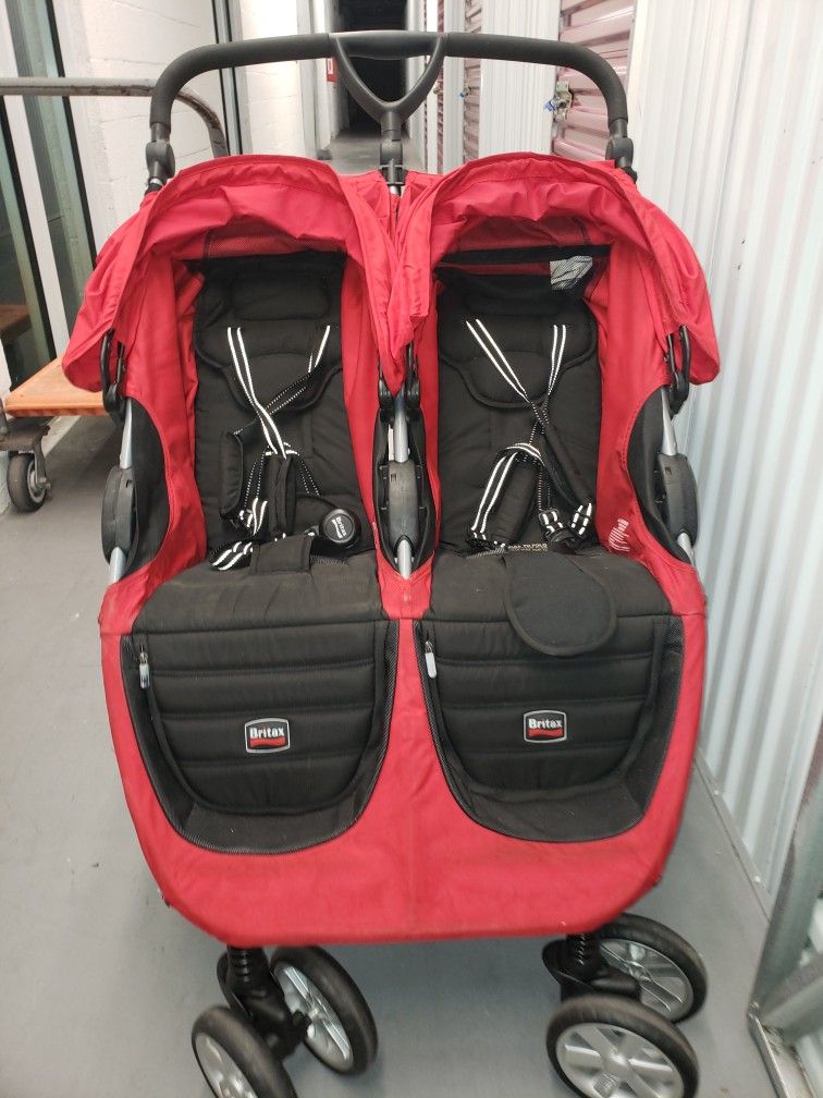 Britax B-Agile Double Stroller Red/Black for Sale in Pompano Beach, FL ...