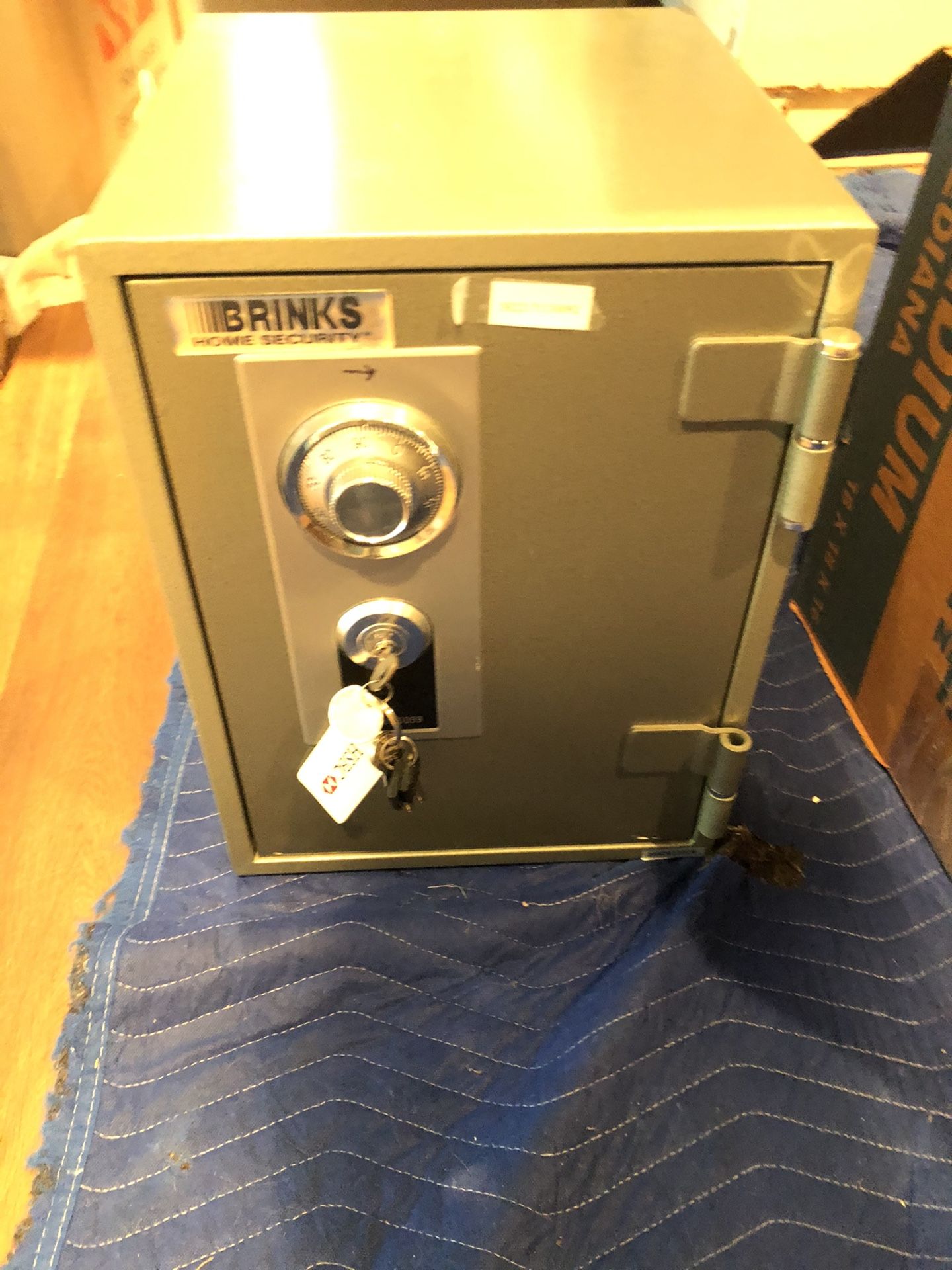 Brinks 5059 Fireproof Safe 13x16x12 Like New for Sale in Dana Point, CA ...