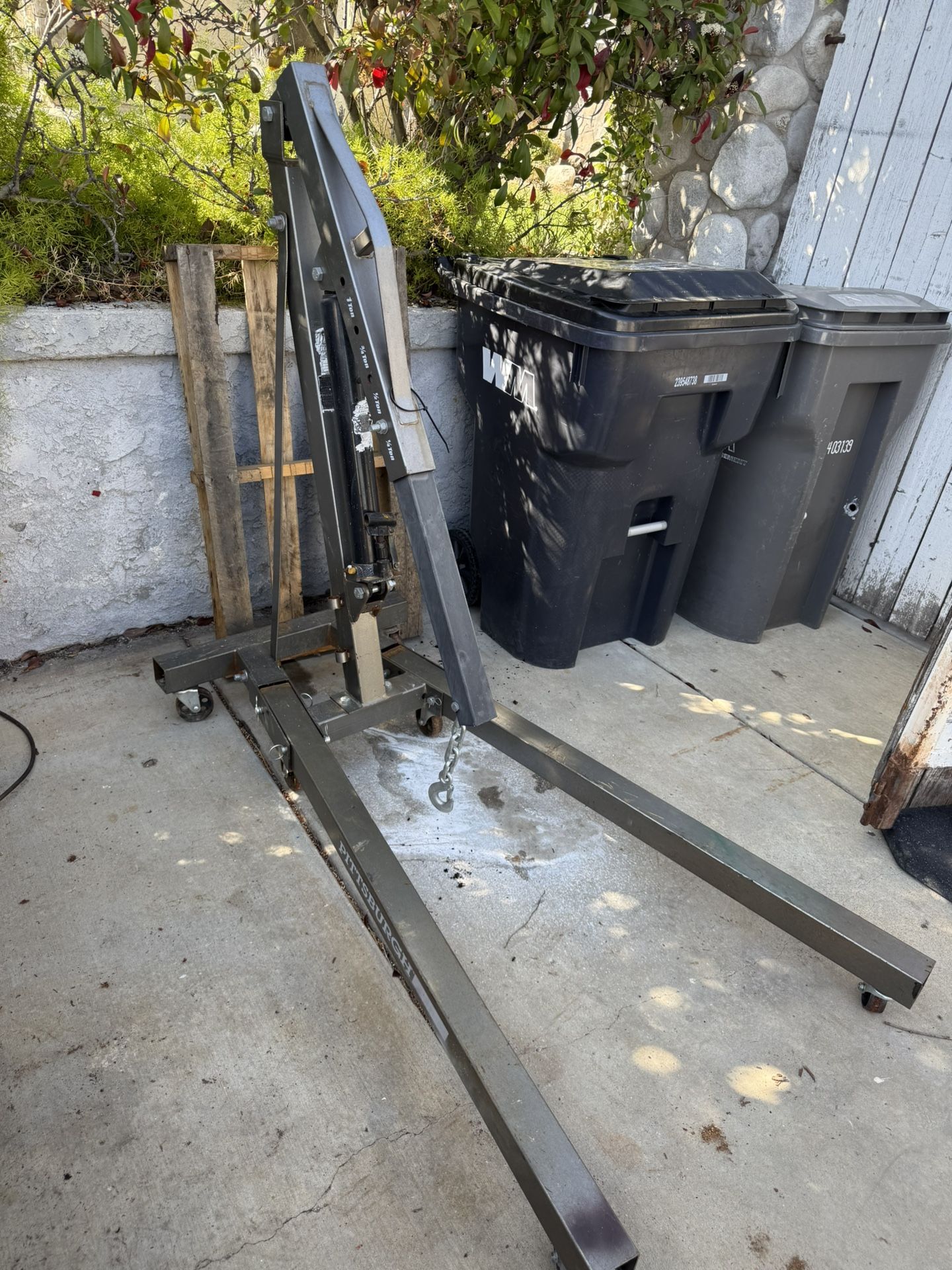 Harbor Freight Engine Hoist for Sale in Murrieta, CA - OfferUp