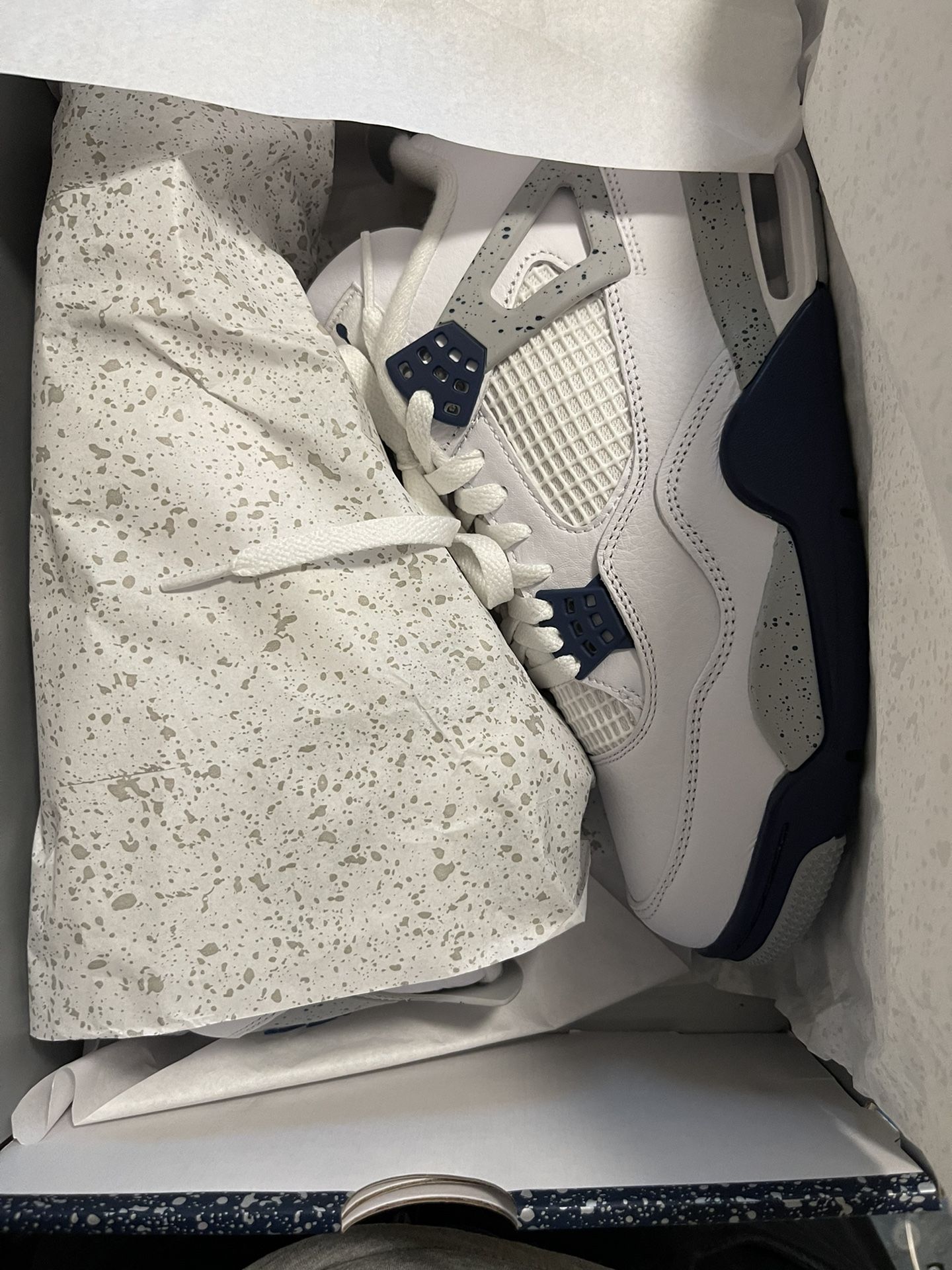 Navy Blue Retro 4’s for Sale in Los Angeles, CA - OfferUp