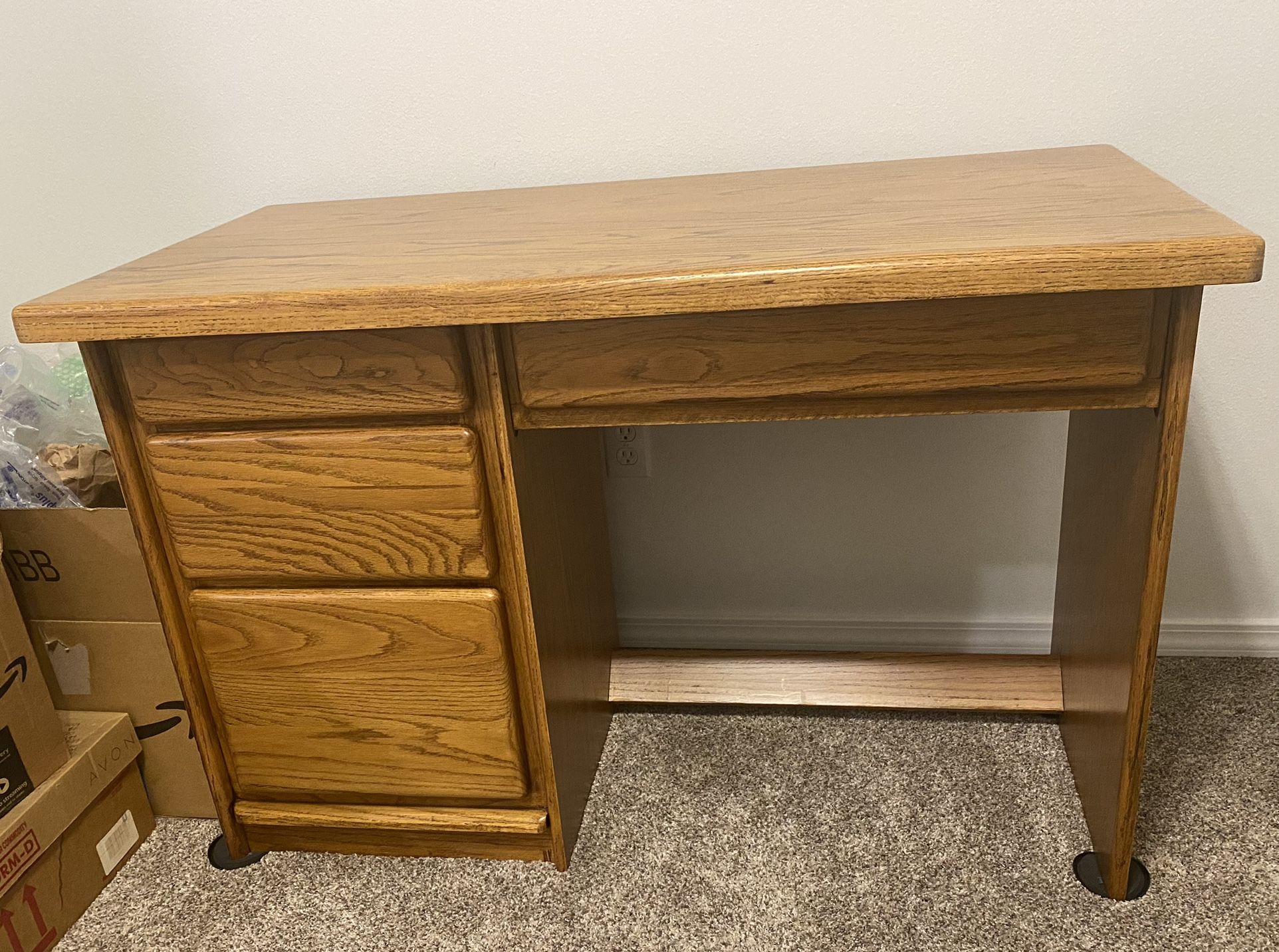 Oak Computer Desk For Sale! for Sale in Puyallup, WA - OfferUp