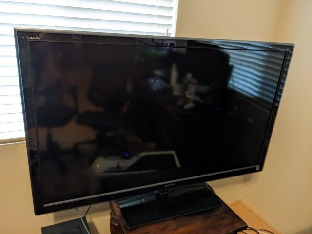 Sony Bravia 52" TV for Sale in Ewa Beach, HI - OfferUp