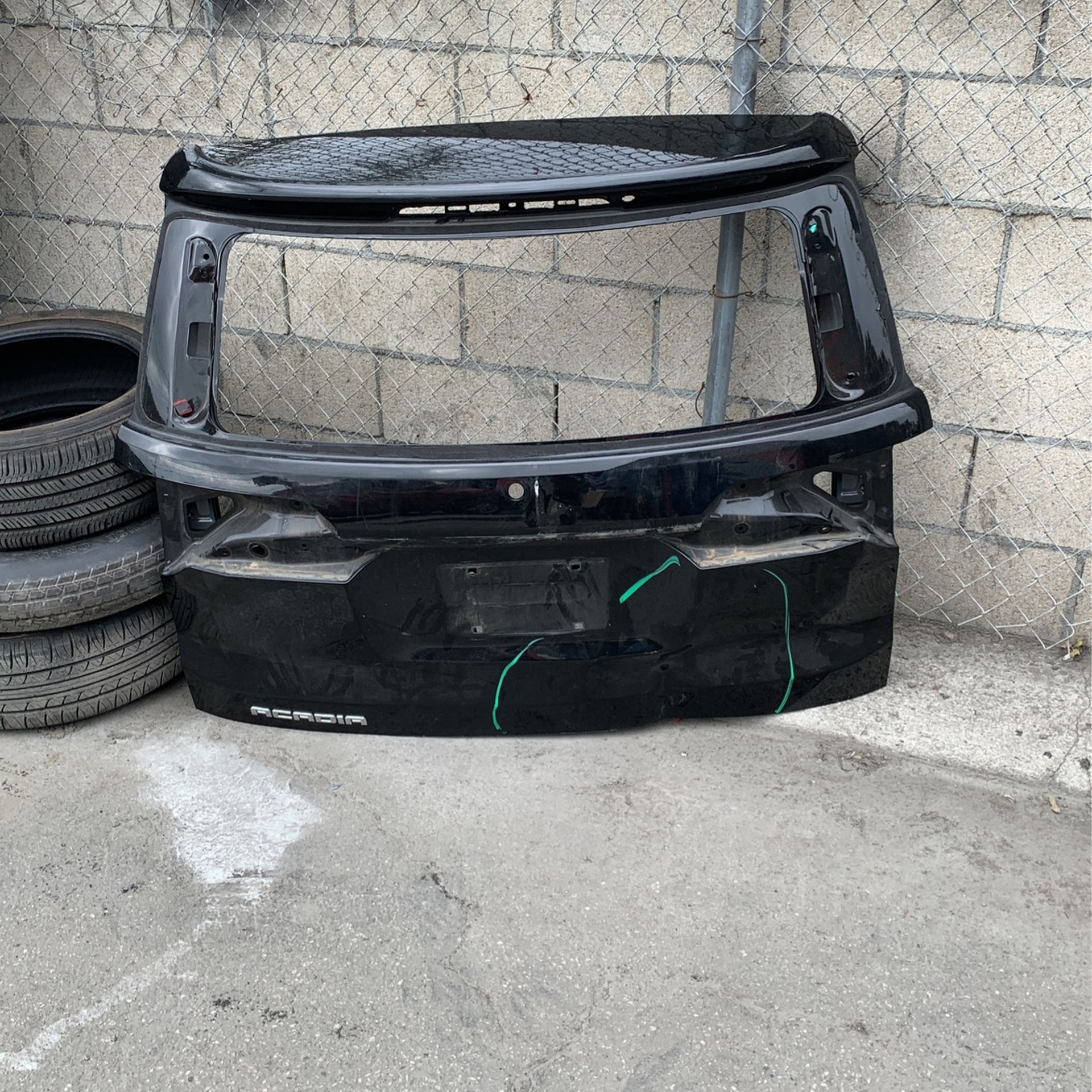 2020 -2021/ GMC Acadia Lift gate for Sale in Long Beach, CA - OfferUp