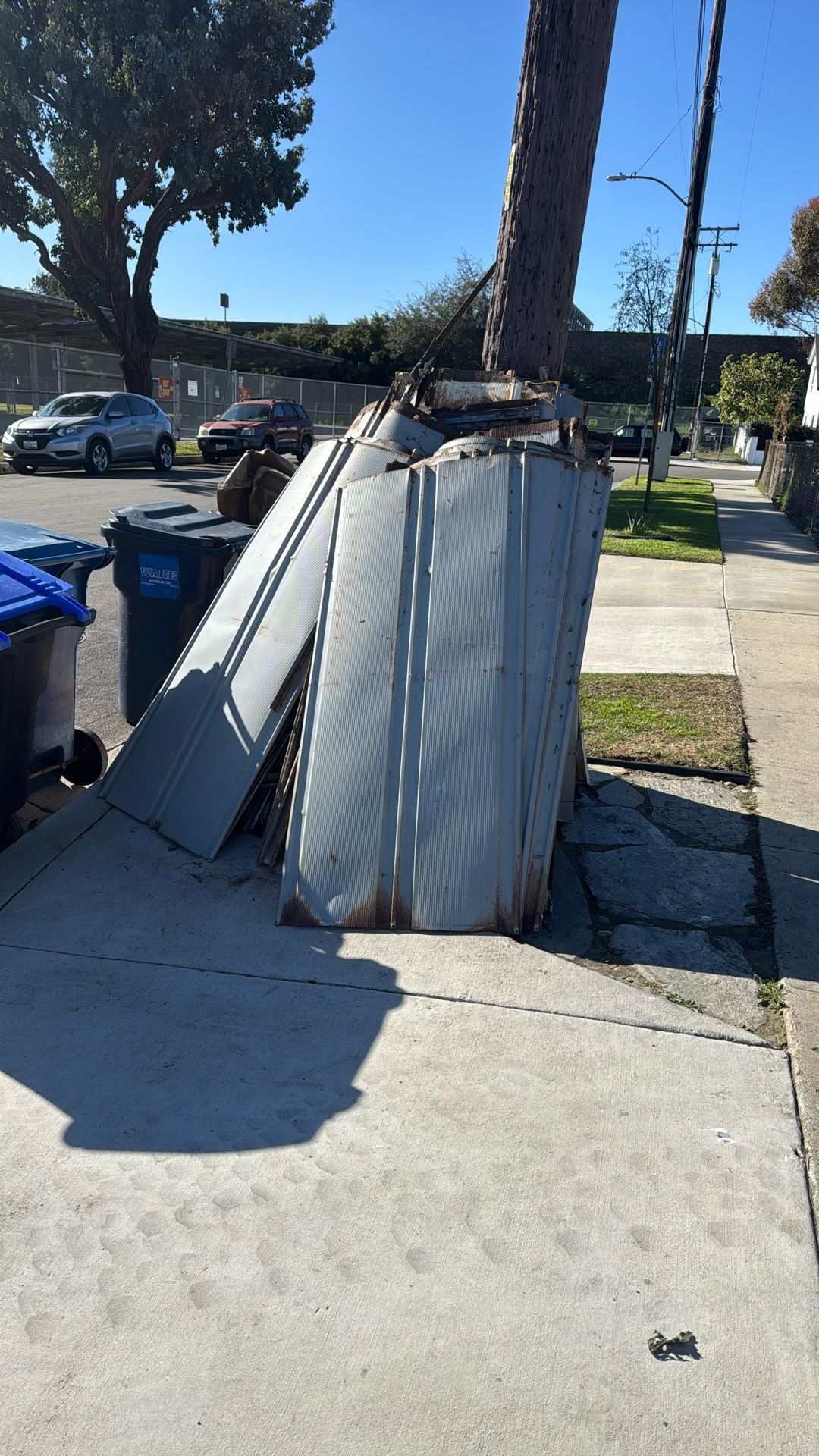 FREE SCRAP STEEL—ABOUT 200 POUNDS for Sale in Inglewood, CA - OfferUp