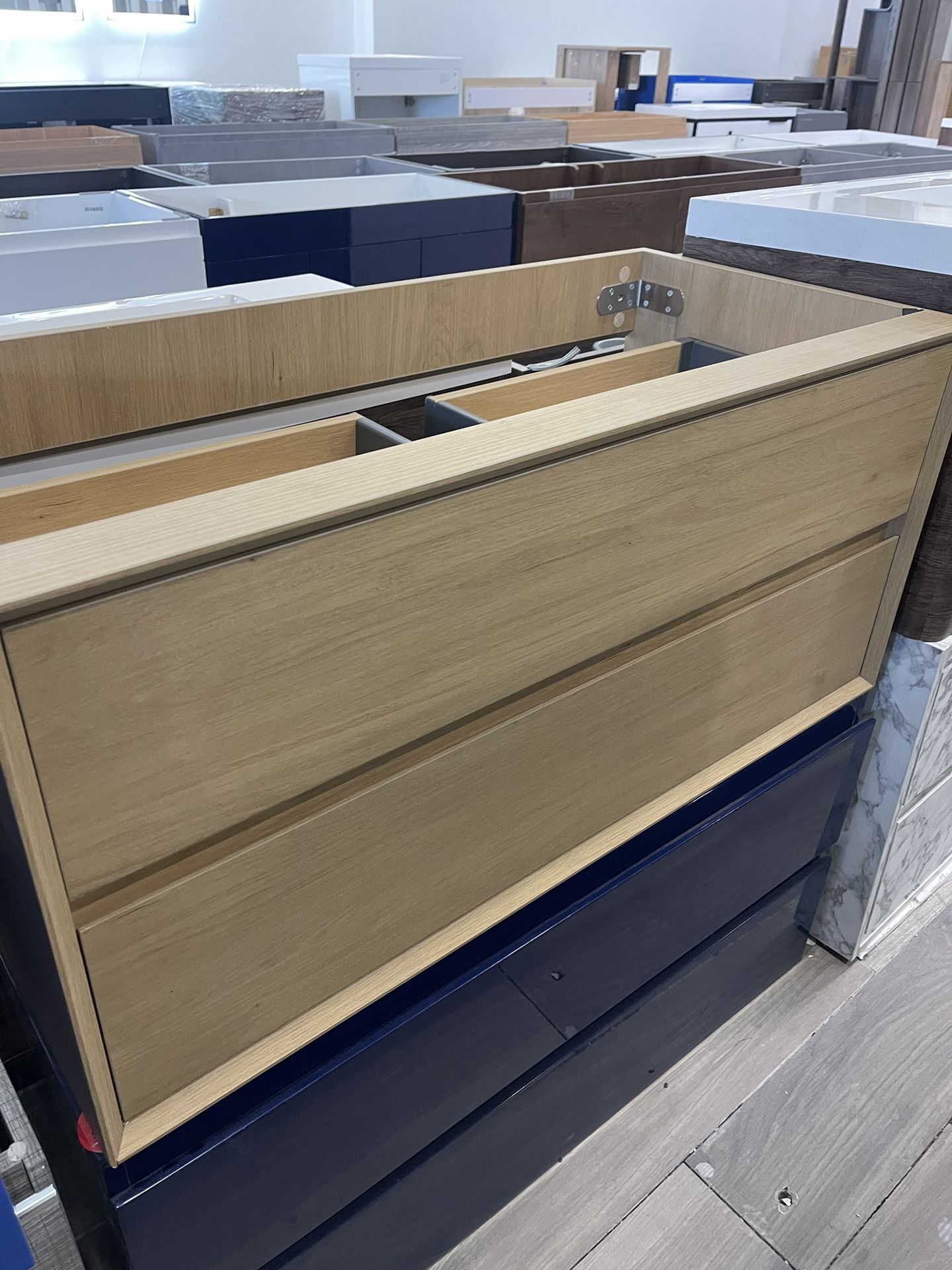 42” Floating Bathroom Vanity for Sale in Cty Of Cmmrce, CA - OfferUp